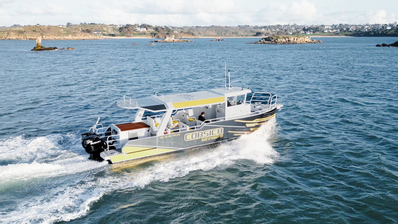 Unsinkable aluminum passenger boats